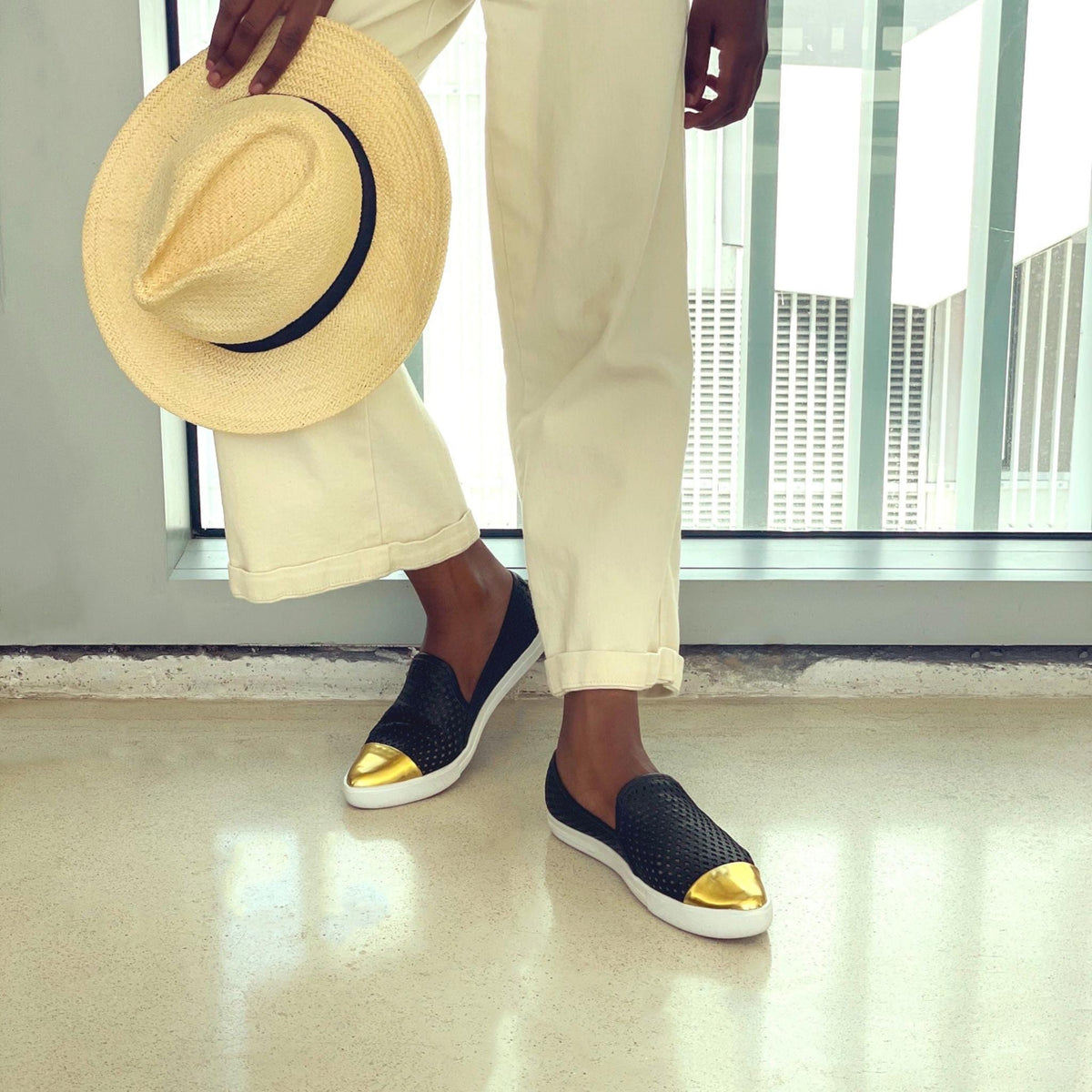 Jibs Slim Jet Black + Gold | Bio Leather Slip-on Flats